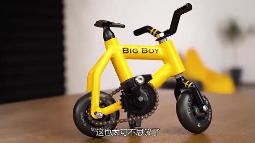 1.2kg全球最轻自行车!小到能装包,骑上街惊呆路人!