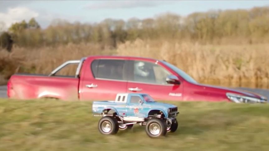 玩具皮卡车与真正皮卡的较量