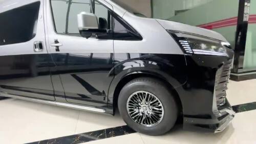 25款七座海狮商务车惊艳亮相!双色车身配酒红内饰,奢华与舒适完美融合