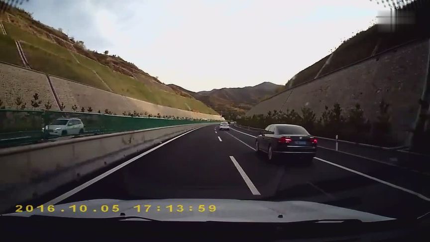 比亚迪唐加速轻松超车