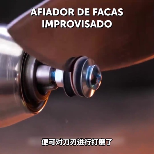 刀刃打磨小技巧:螺杆套垫片砂纸固定,卡电钻启动即打磨