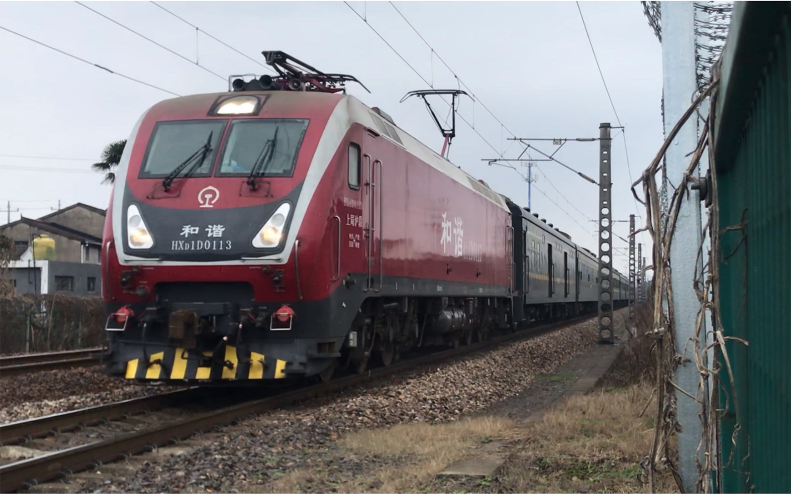 [2021.2.12]【余姚九垒山附近】hxd1d0113牵引K466次列车通过
