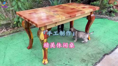 烧焦的木头竟能制作出如此精美的木桌太厉害了!