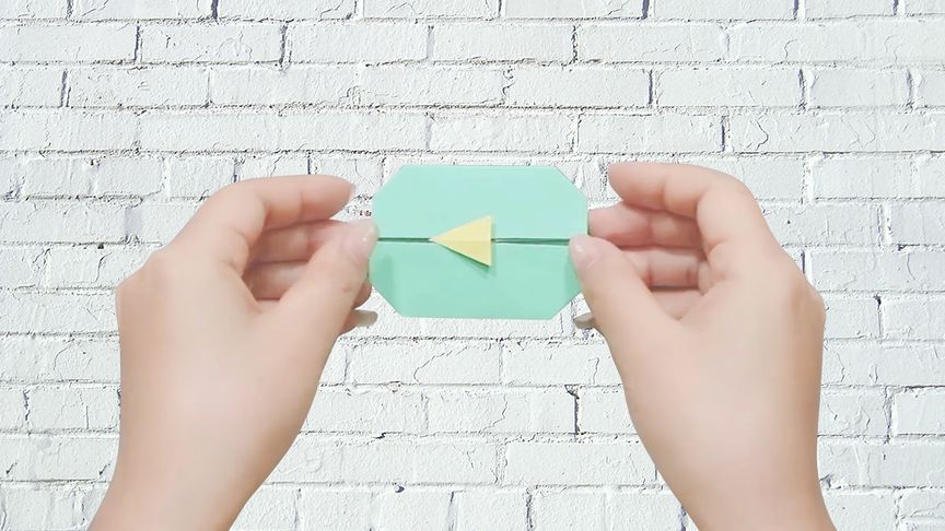 点击,播放!折一款播放器吧(小鸡菜菜·开心折纸)