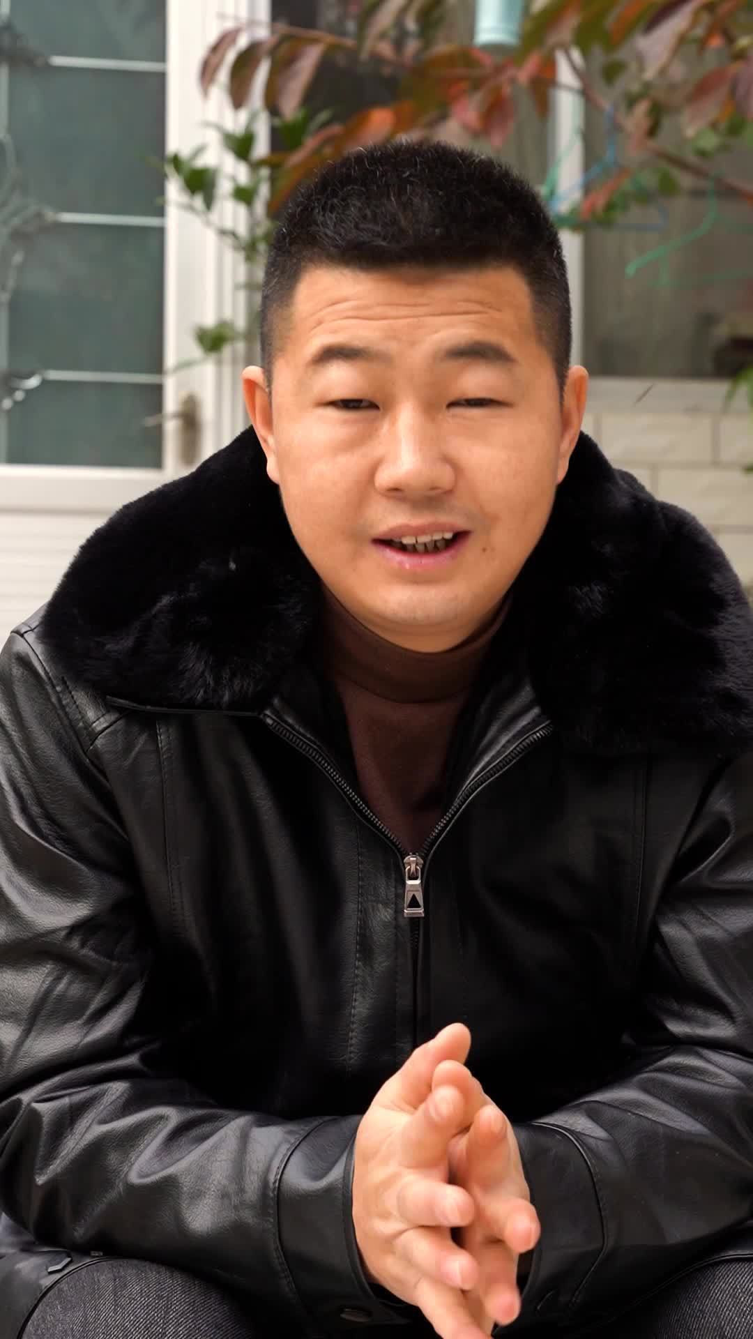 这个价格虽然买不到真皮大衣,但是可以买到温暖,降温了,记得添衣服