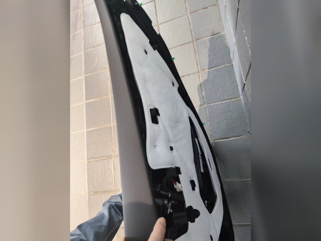 腾势N7加装电吸门