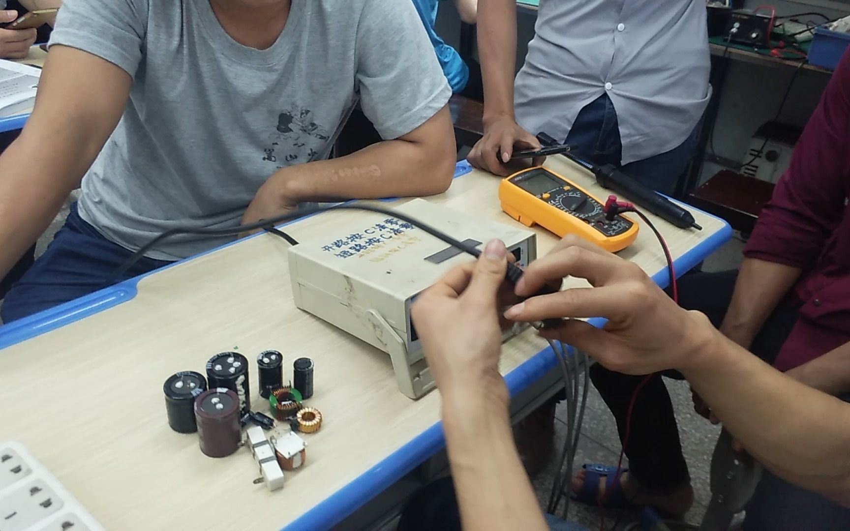 工业电路板维修培训课程内容-数字电桥使用方法(2)