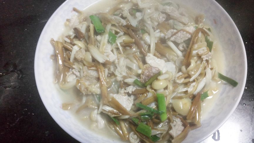 清炒金针菇,爽滑可口,清淡不上火