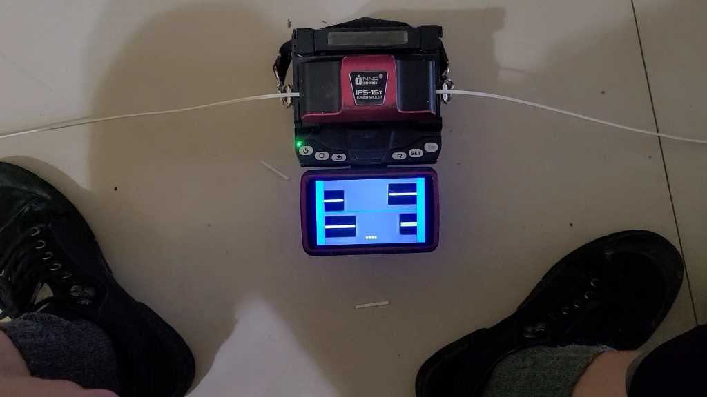 光纤断了光信号闪烁红灯,用户说自己接好了但是不能使用?