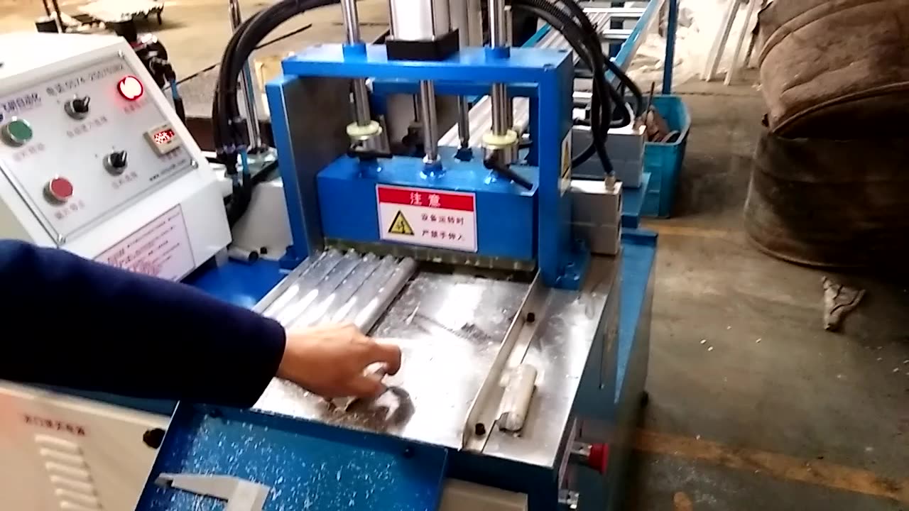 铝合金型材切割锯 气动铝切机设备 切割机铝型材汽车配件产品