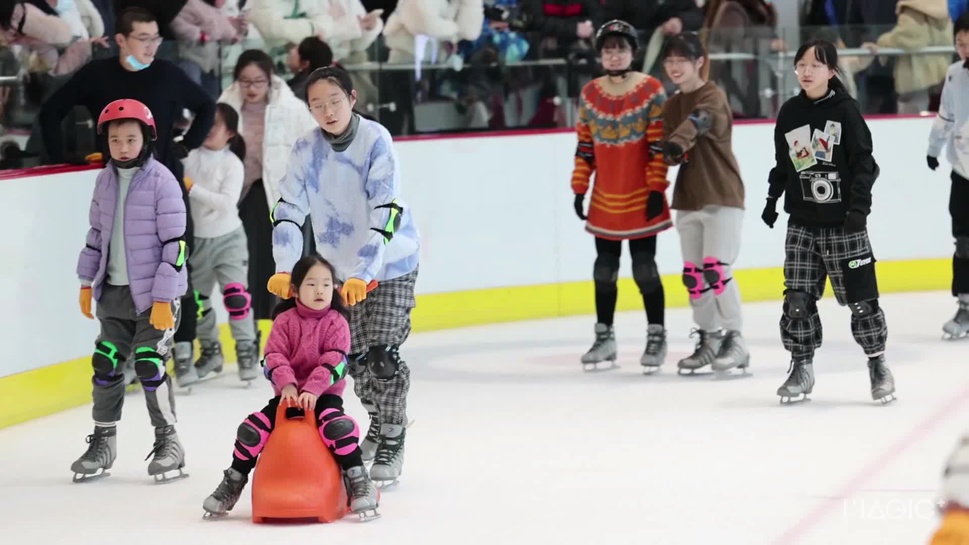 ...初学滑冰要注意什么?听听杭州冰场上这位前冬奥花滑运动员的建议