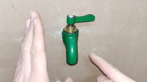 巧用毛线解决家中水龙头滴漏问题,简单又省钱的维修技巧分享
