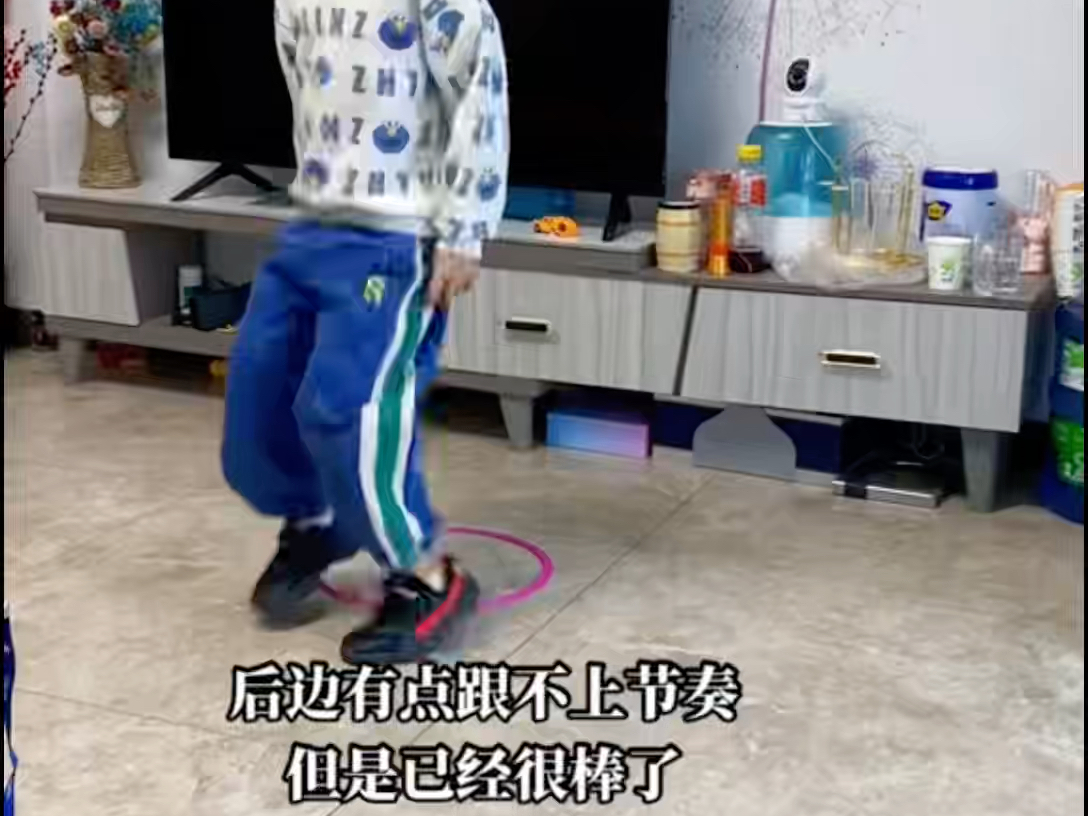 ...起眼的日复一日会在将来的某一天突然让你看到坚持的意义!加油加油