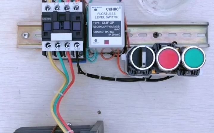 零基础电工知识分享,一键启停二次线路(附实物接线图)。