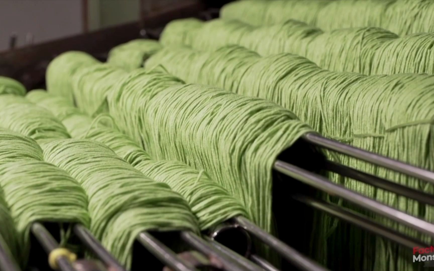 实拍韩国制作毛衣和针织品的全过程,原来毛衣是这样形成的