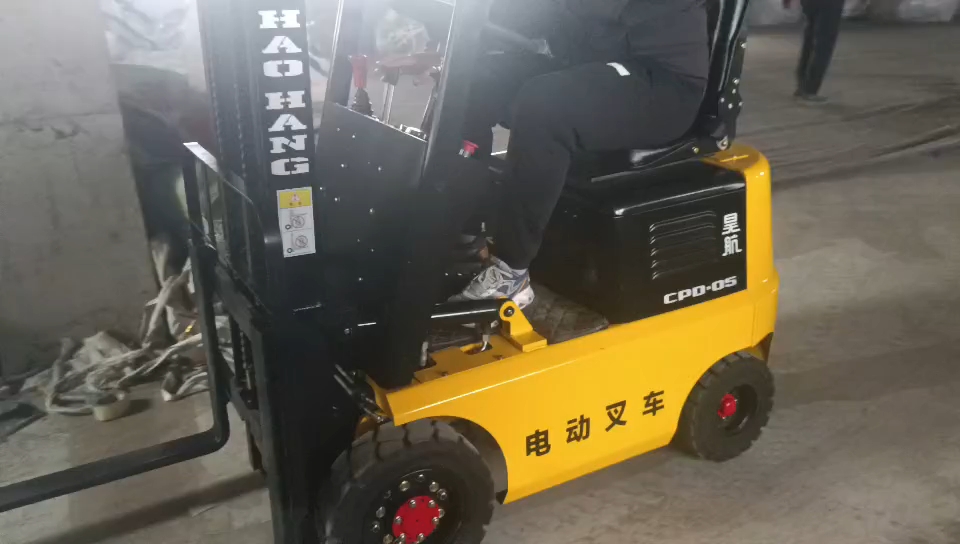 微型叉车500公斤厂家价格(昊航迷你电动叉车)