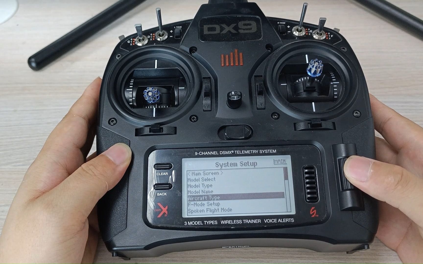 [中文教程]FW200直升机使用DSM卫星接收机DX9设置