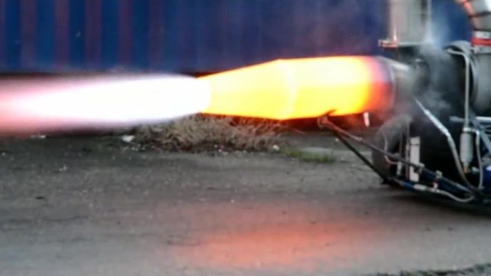 理工男用汽车涡轮增压器,制作成喷气式发动机,声音澎湃动力惊人