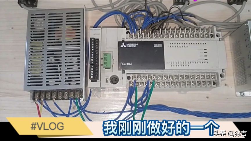 安装一个三菱P L C FX3U教学平台,定位回原点位移动等指令。