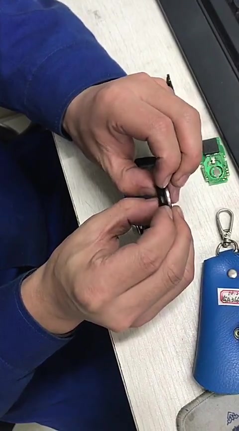 森林人钥匙换电池