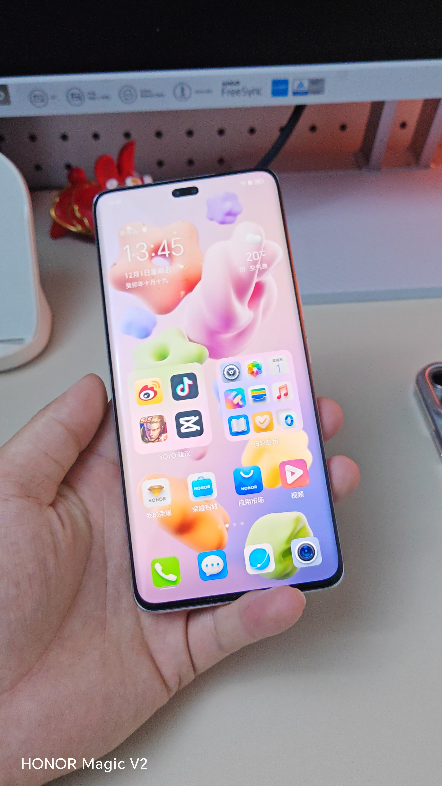 荣耀100Pro,旗舰机下放能力盘点荣耀100Pro搭载了最新的66W无线...