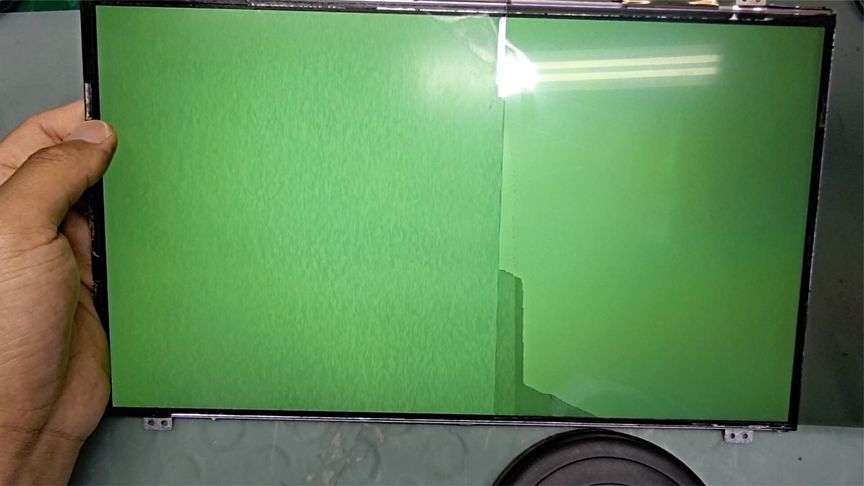 家里的液晶电视屏幕出现条纹怎样维修