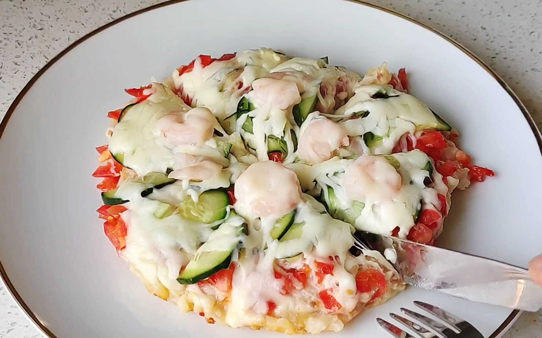 土豆虾仁蔬菜披萨,不用烤箱,不压泥,无油低热量版,懒人做法