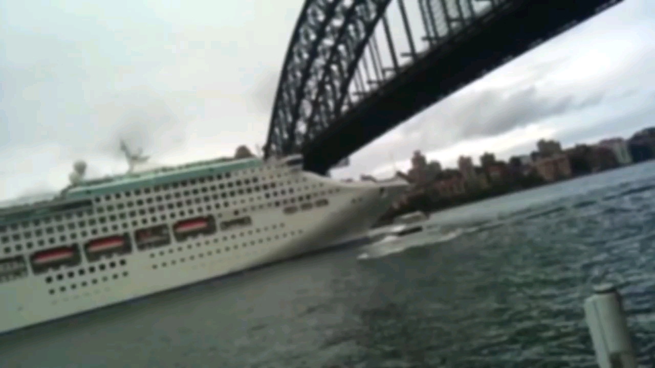 开船的注意点,把桥撞了要赔