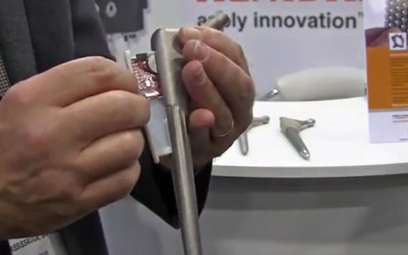 【蓬天字幕】AM前沿:金属3D打印在医学的应用additive_manufacturing...