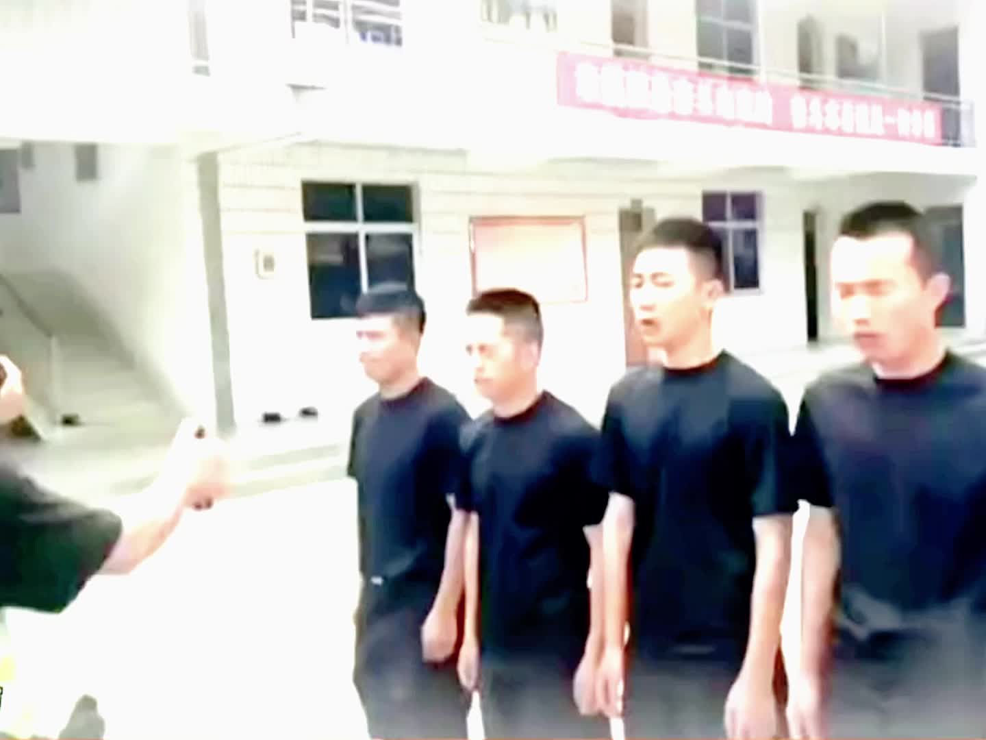 合法防身装备防狼喷雾,专业人士实战测试防身辣椒水效果展示