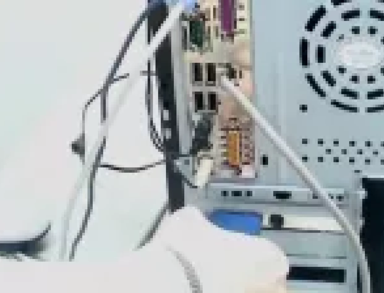 连接显示器信号线