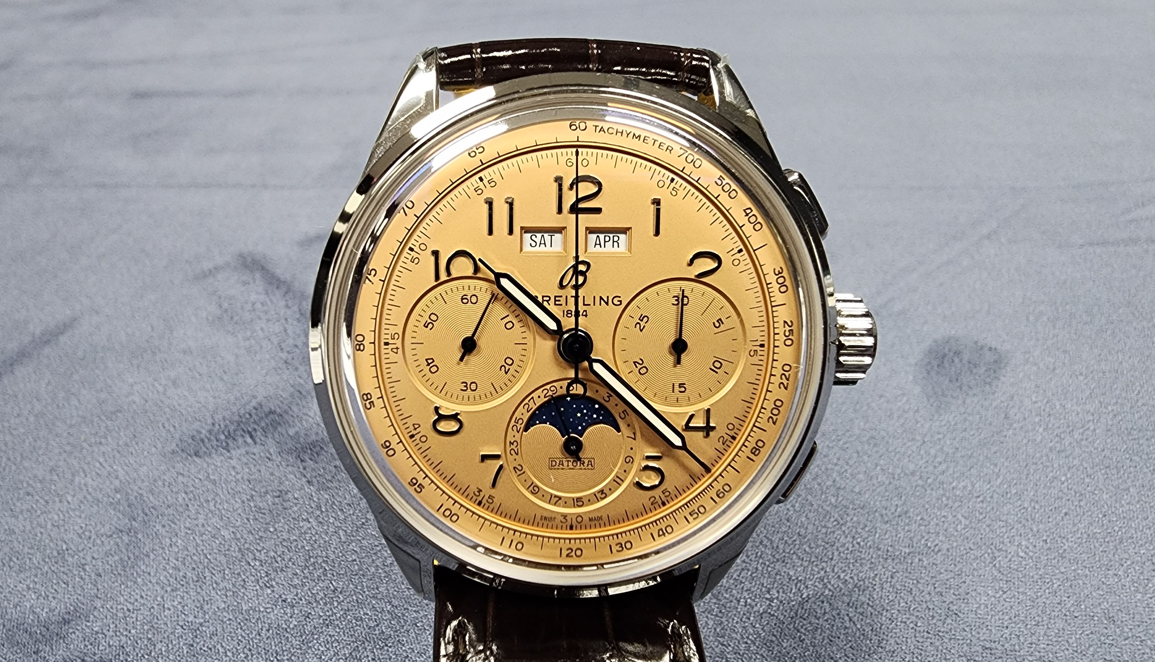 白年灵璞雅B25 Datora年日历月相计时表