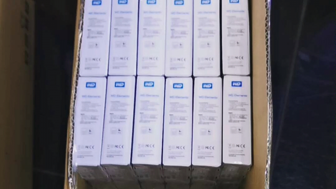 搬砖60个WD移动硬盘