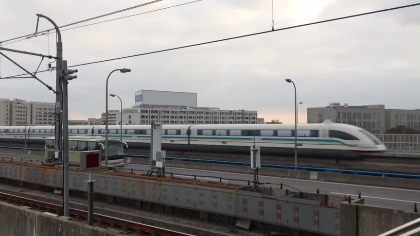 上海浦东国际机场磁悬浮,高速公路等立体交通