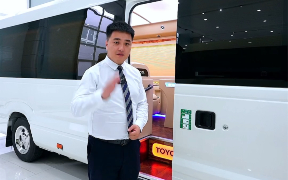 纯进口考斯特12座豪华商务车