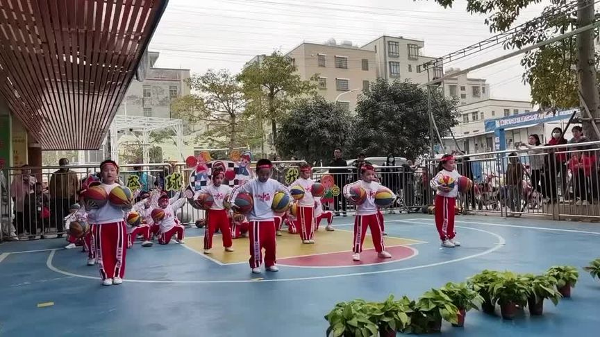 ✩②⓪②①☀☀☀动感篮球,快乐我秀花样篮球,精彩表演双球展示