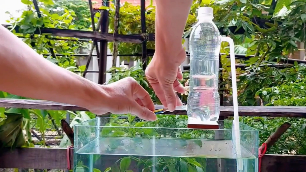 用一个瓶子两根水管就可以制作不用电的鱼缸增氧机,是真的吗