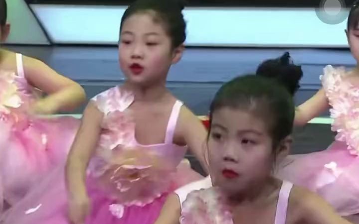 幼儿园毕业舞蹈_六一儿童节舞蹈视频_舞蹈 我爱你祖国 我和我的祖国 ...