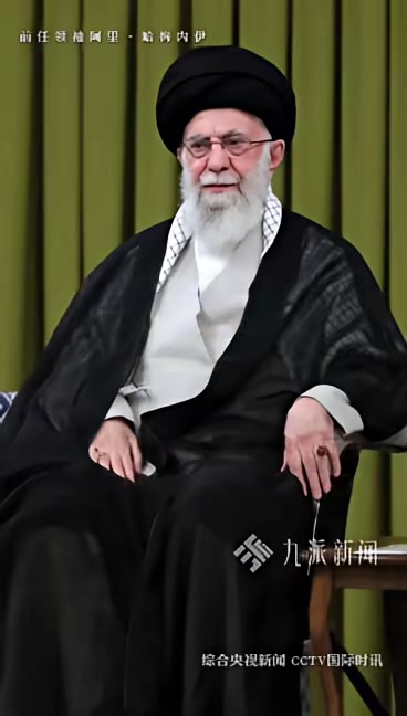 伊朗新任最高领袖瞻仰其父遗体