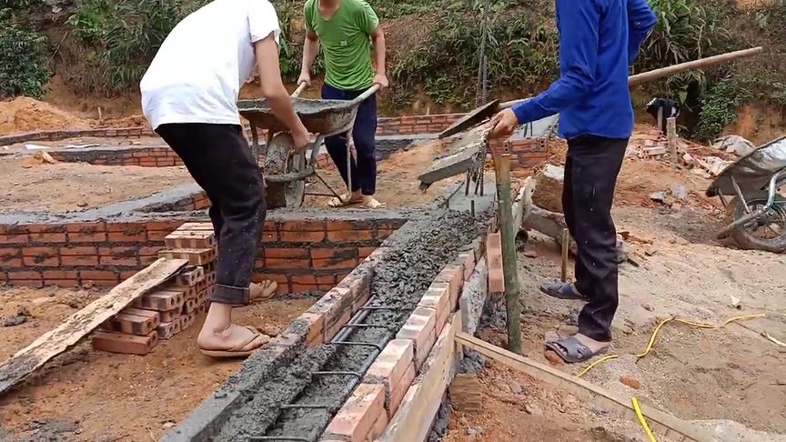越南农村宅基地盖房子 混泥土现浇地基框架