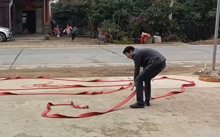 挑战全网最大声的鞭炮,过年就是要热热闹闹