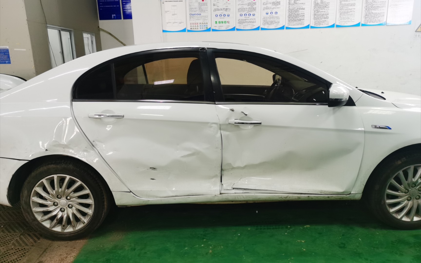 侧面的撞击多少车比它强?多少的测试不如事故案例的怼撞结果!