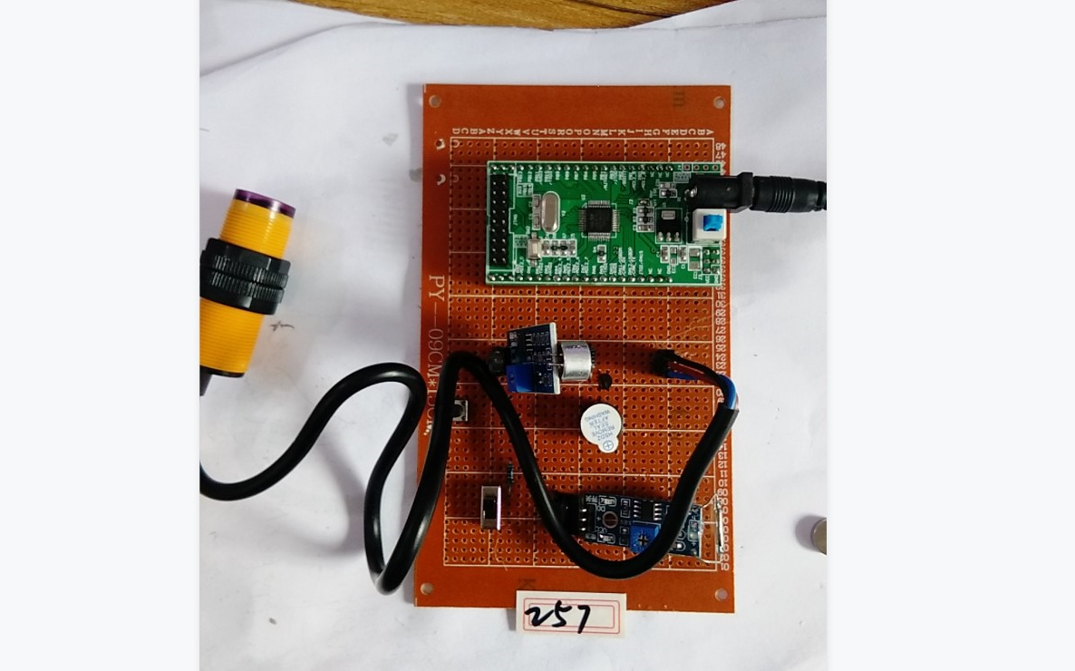基于STM32单片机的智能防盗系统设计-拨动-E18-声音-干簧管-bell-...