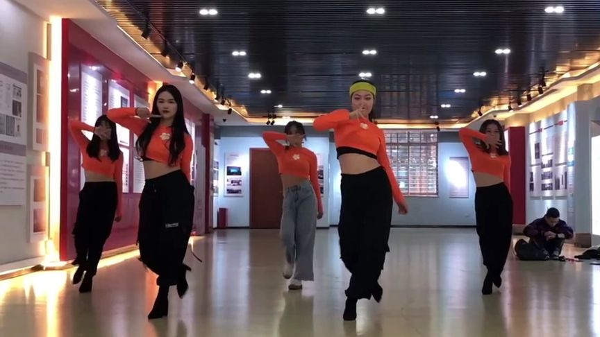 #我的校园生活#校园元旦晚会舞蹈排练