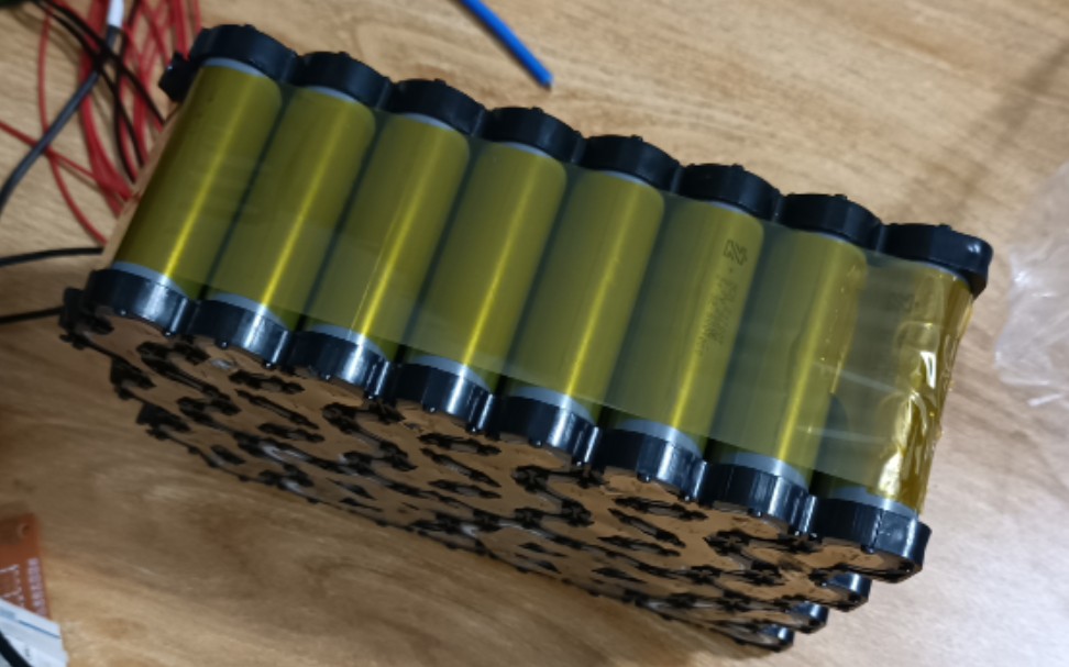 锂电池使用半年后还剩多少容量?通过容量测试仪来测一下衰减情况