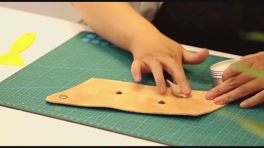 皮具的正确养护姿势!自己处理污渍掉色再也不用专门送店保养啦