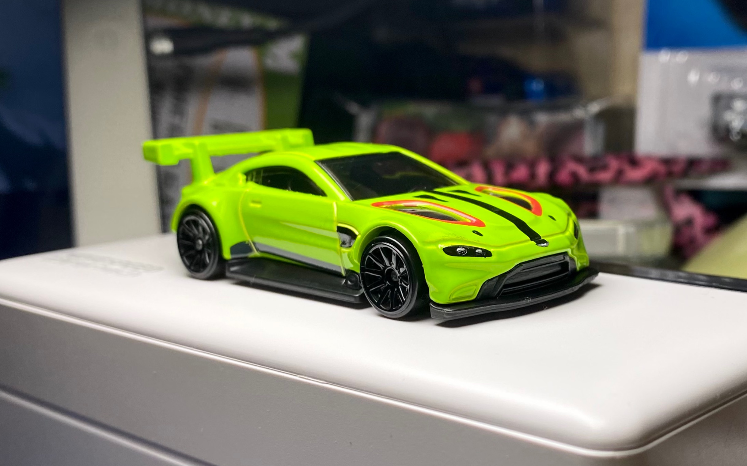 【莉莉】 今日开箱 风火轮普卡 阿斯顿马丁vantage(ASTON MARTIN ...