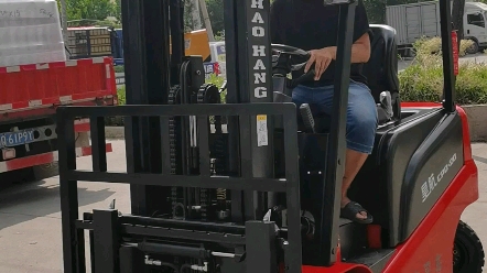 2吨电动叉车尺寸规格18631763444