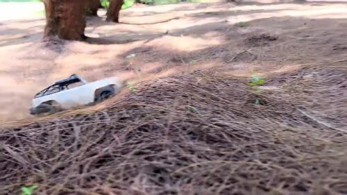 爆改RC遥控车漂移神技!原地烧胎甩尾帅到犯规