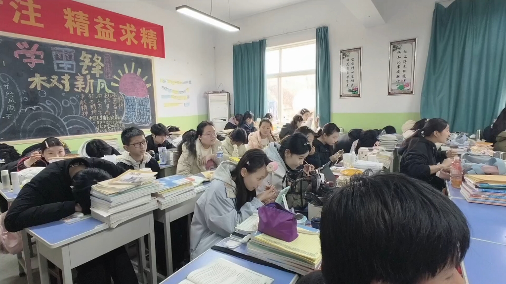 《形象美学打造+高雅气质体态塑造+柜面服务礼仪》·课堂实录